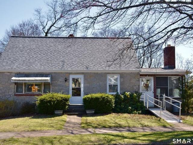 19 Hughes St, East Haven, CT 06512