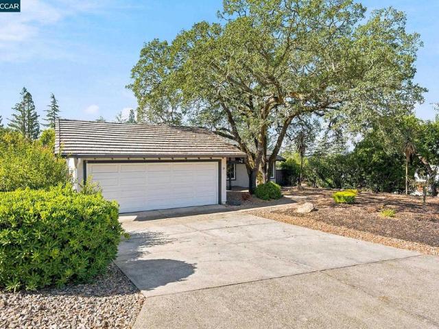 19 Inverness Dr