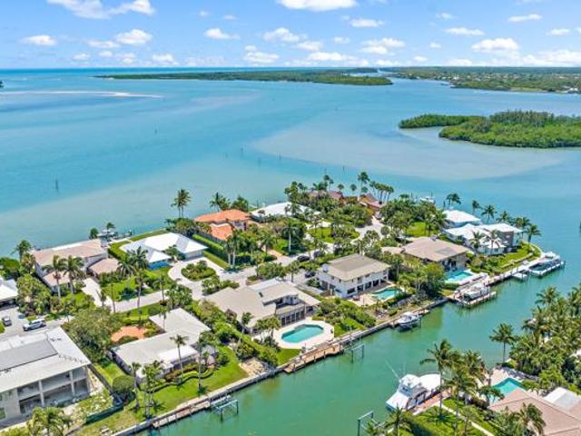 19 Island Rd, Sewalls Point, FL 34996