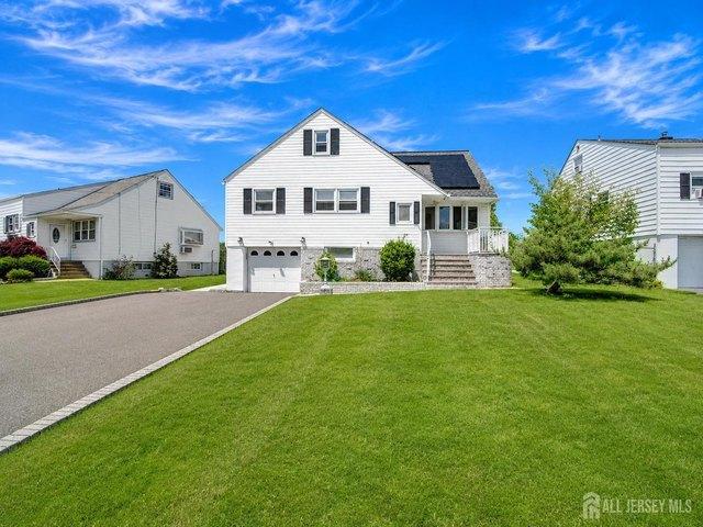 19 Jonquil Cir, Fords, NJ 08863