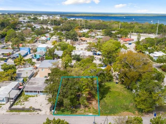 19 Judy Pl, Key Largo, FL 33037