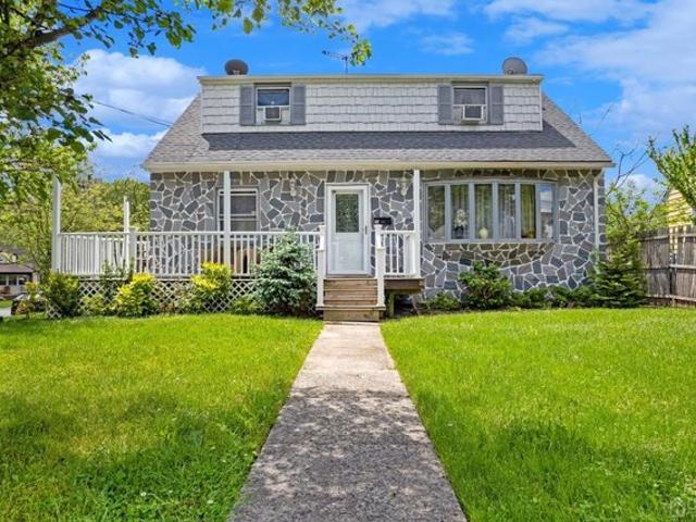 19 Kiva St, Iselin, NJ 08830