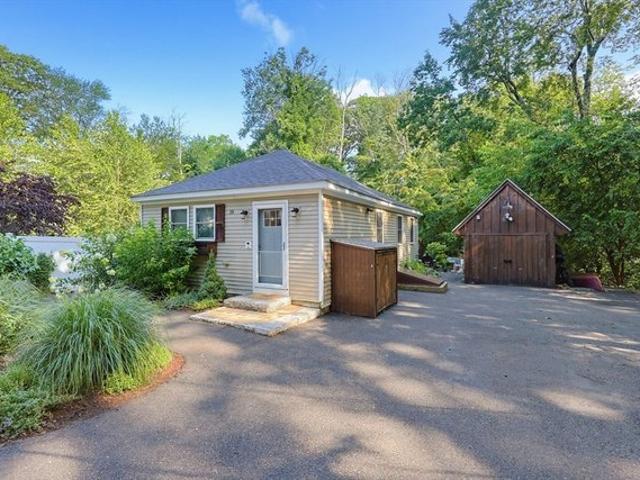 19 Knoll Rd, Hopkinton, MA 01748