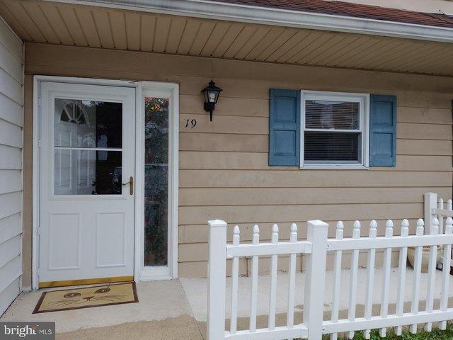 19 LA Cascata, Clementon, NJ 08021