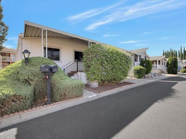 19 LA Cienega Way, Yuba City, CA 95993