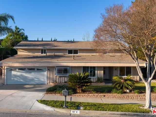 19 LA Paz Ct, Simi Valley, CA 93065