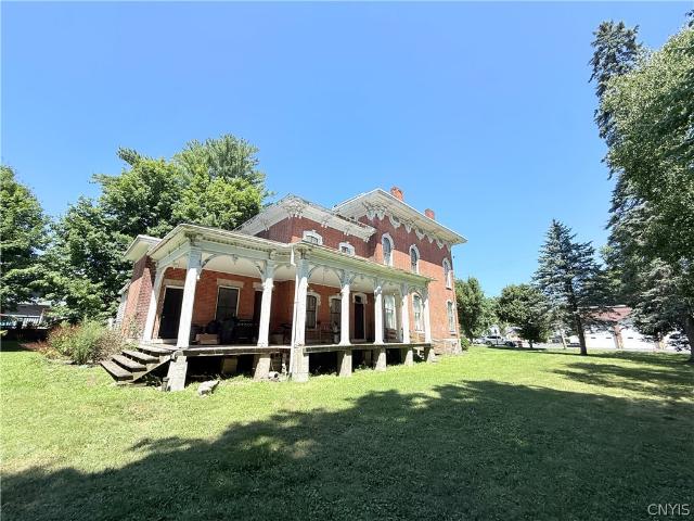 19 Lake Street
