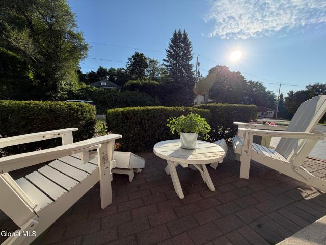 19 Lakeview Circle Drive