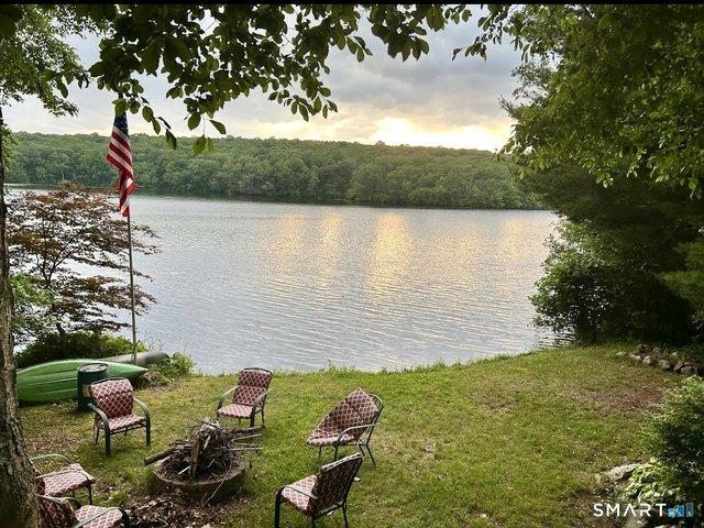 19 Lakeview Dr, Colchester, CT 06415