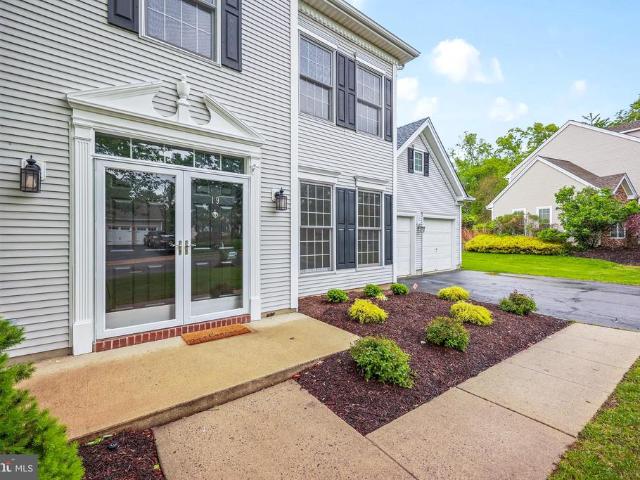 19 Larchmont Court