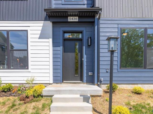 19 Larkin Ave