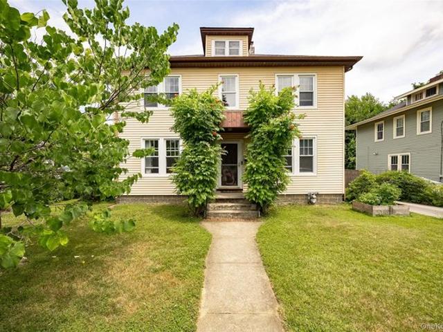 19 Lincoln Ave, Beacon, NY 12508