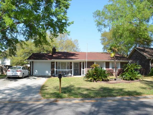 19 Lighthouse Dr, Goose Creek, SC 29445