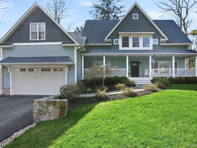 19 Lillian Rd, Mahopac, NY 10541