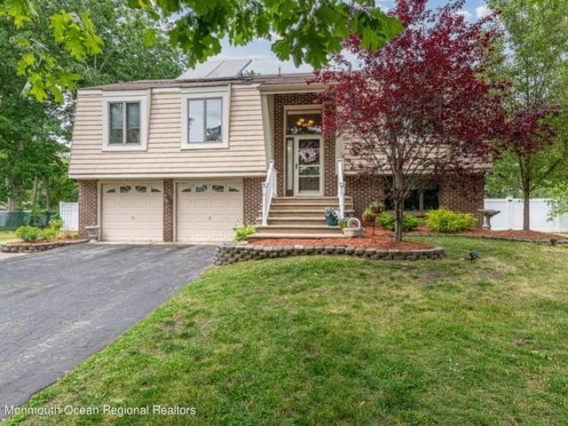 19 Liverpool Ct, Jackson, NJ 08527