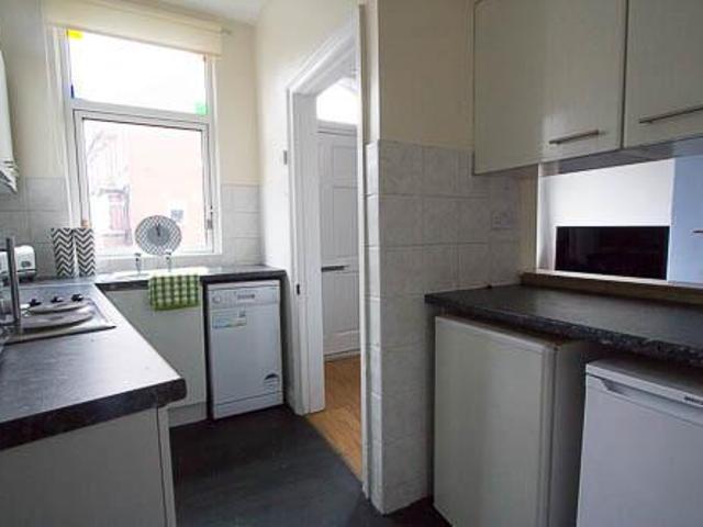 19 Lumley Avenue Leeds, LS4 2LR