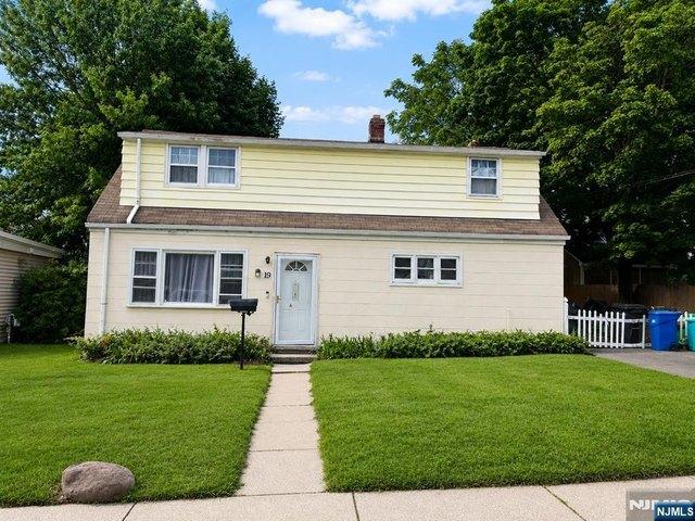 19 Lynne Ave, Hawthorne, NJ 07506