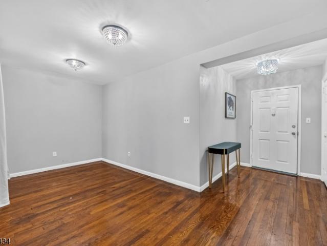 19 Lyons Ave # 204