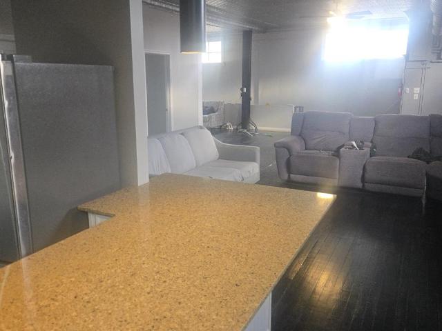 19 Main Street E # 4