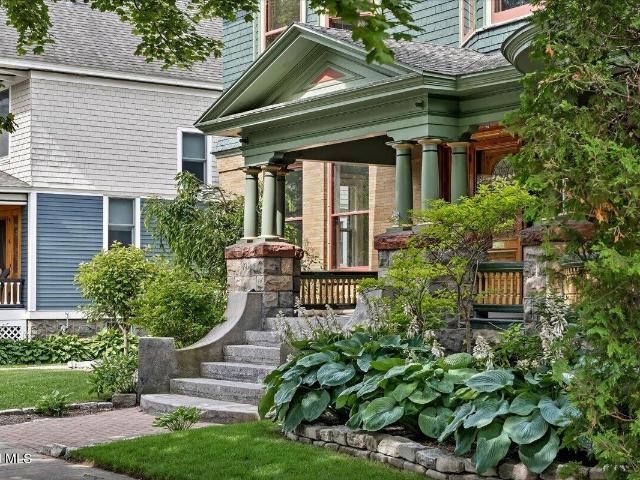 19 Marion Place