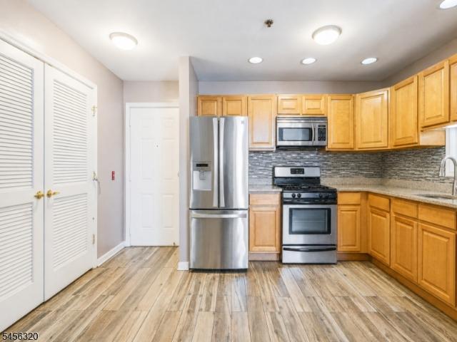 19 Market Street # 401