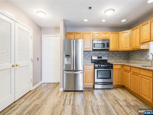 19 Market Street # 401