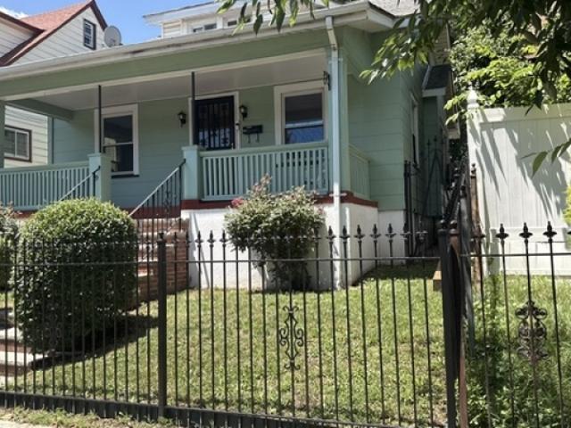 19 Mead St
