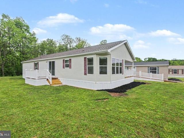 19 Meadowview Dr, New Bloomfield, PA 17068