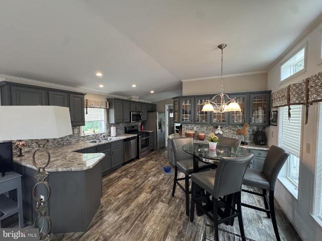 19 Meadowbrook Drive