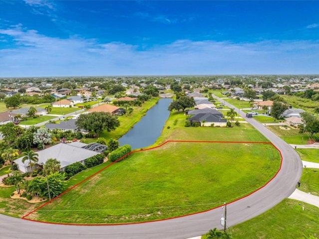 19 Medalist Pl, Rotonda West, FL 33947
