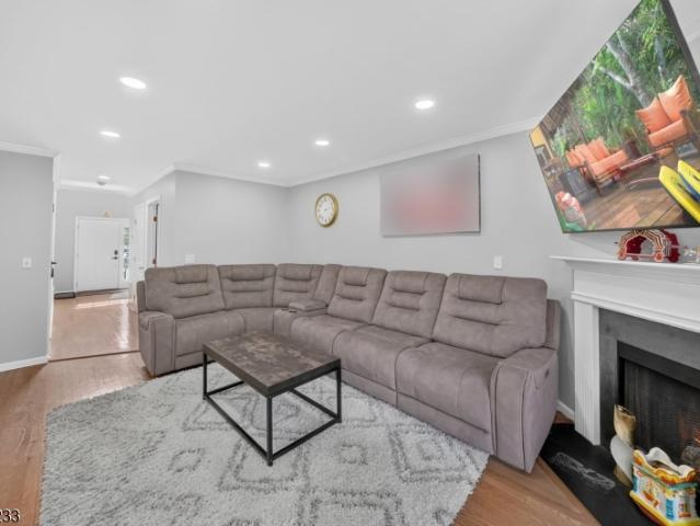 19 Mindy Dr