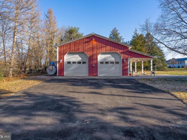 19 Middle Road