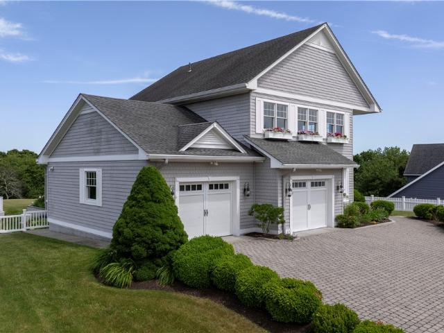 19 Moonlight Drive