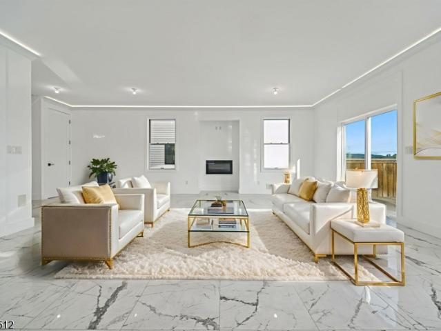 19 Mountain Ave
