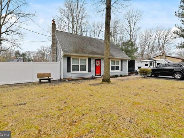 19 N Central Ave, Sicklerville, NJ 08081