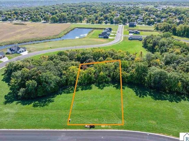 19 N Pointe Ct, North Mankato, MN 56003