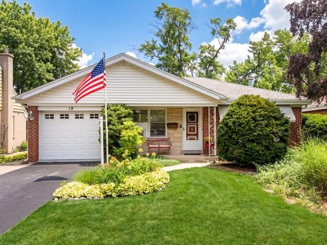 19 N Seminary Ave, Park Ridge, IL 60068