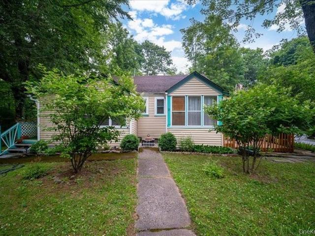 19 Nature Way, Kiamesha Lake, NY 12751