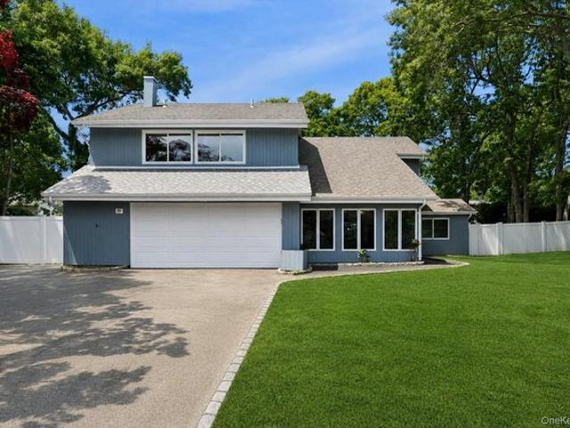 19 Nixon St, Farmingville, NY 11738