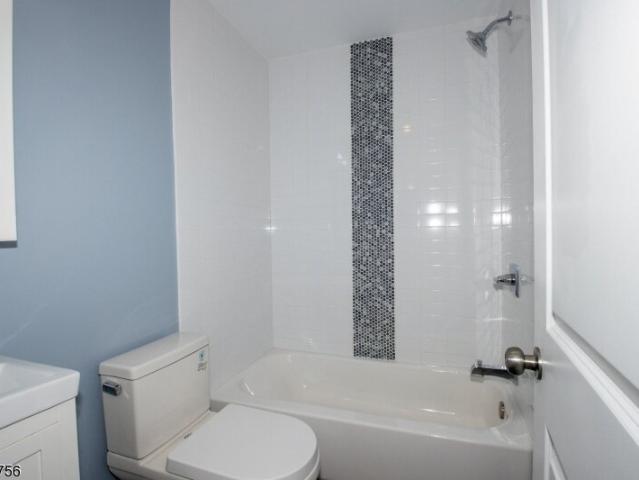19 Northfield Ave Unit 1R, West Orange Twp. Us, nj