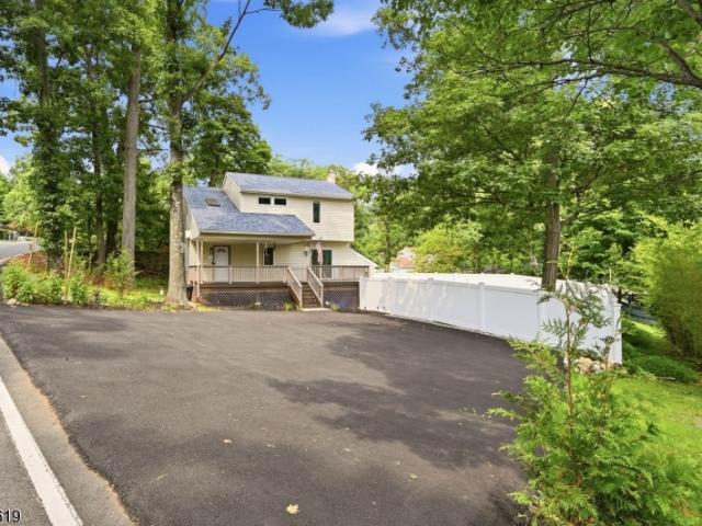 19 Northwestern Way