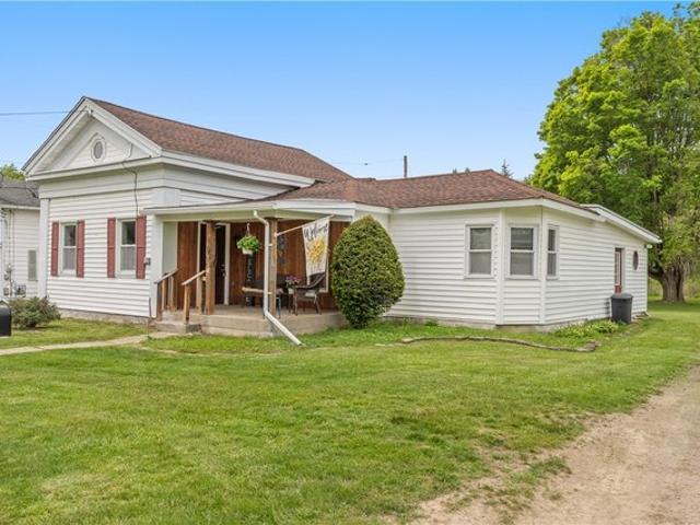 19 Oak Hill St, Arkport, NY 14807