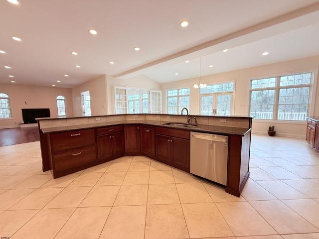 19 Otter Ln, Egg Harbor Township, NJ 08234 | MLS #606064
