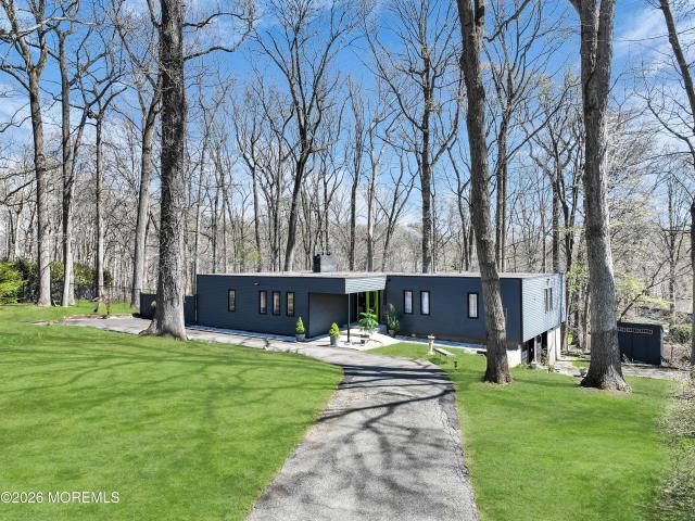 19 Parkway Pl, Holmdel, NJ 07733 | MLS #22609 | Compass