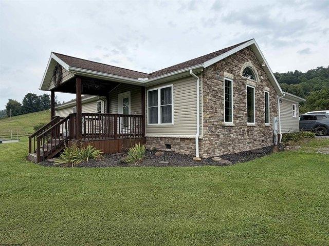 19 Parley Ln, Buckhannon, WV 26201