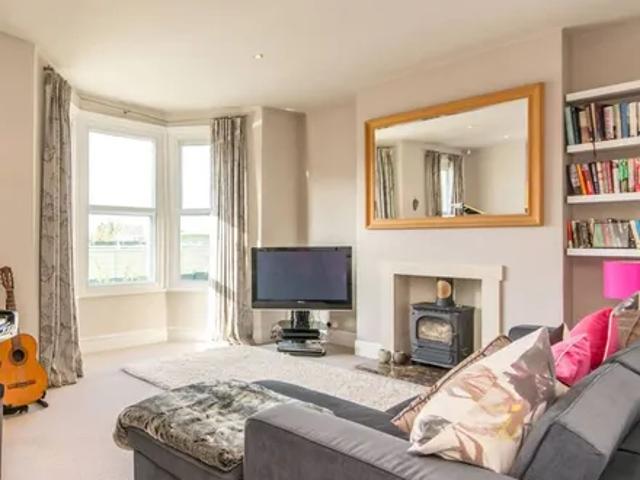 19 Pavilion Terrace, London, W12 0HT, United Kingdom | 4 bed house for rent #167773682 | Rentberry