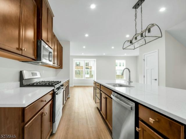 19 Peckwell St