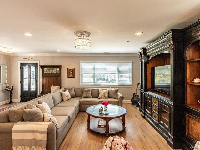 19 Pershing Avenue