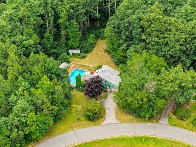 19 Pine Hollow Dr, Londonderry, NH 03053