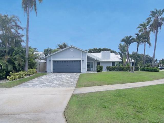 19 Pinehill Trl E, Tequesta, FL 33469